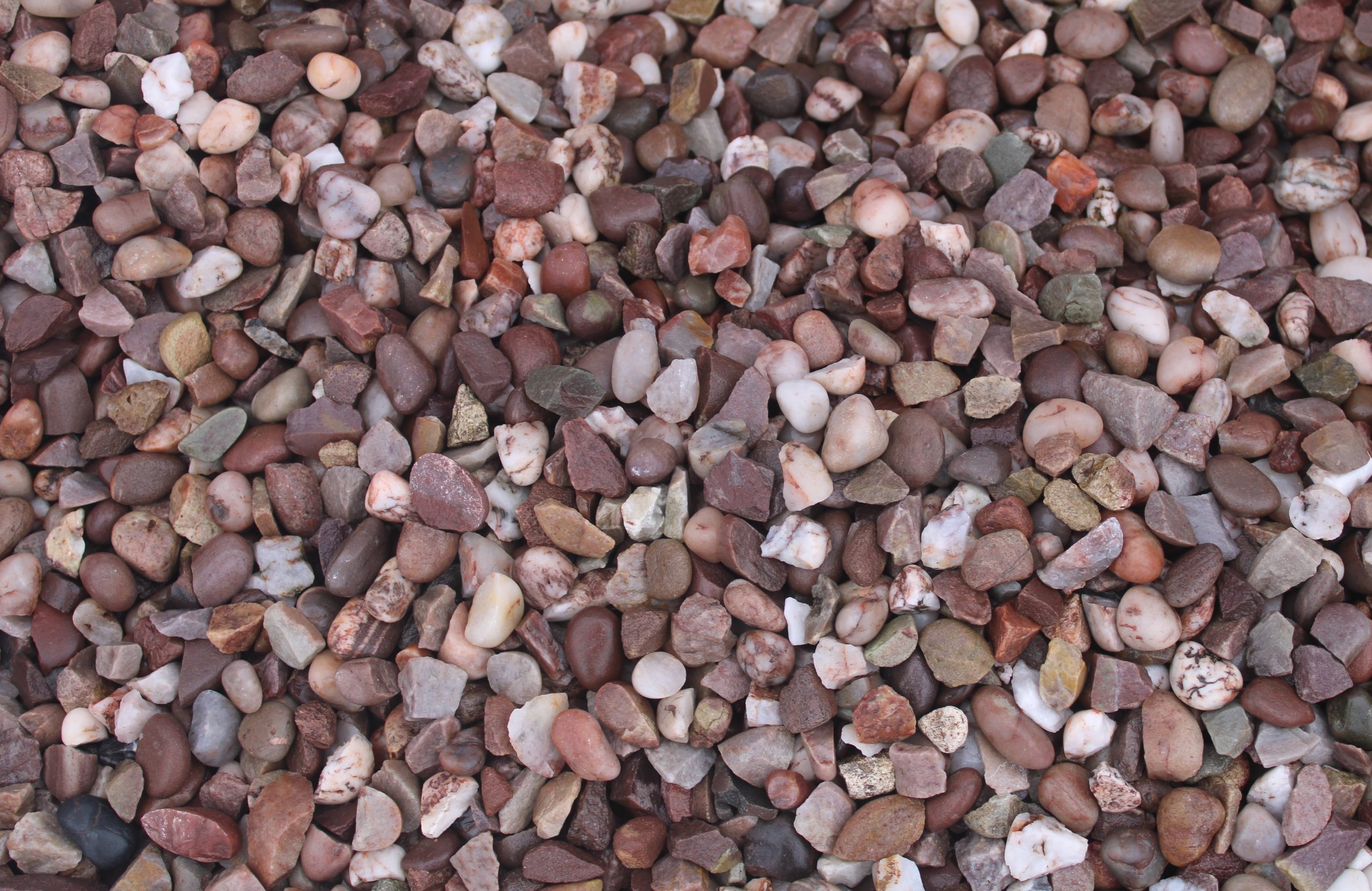 14mm Staffordshire Pink Gravel | J & J Currie